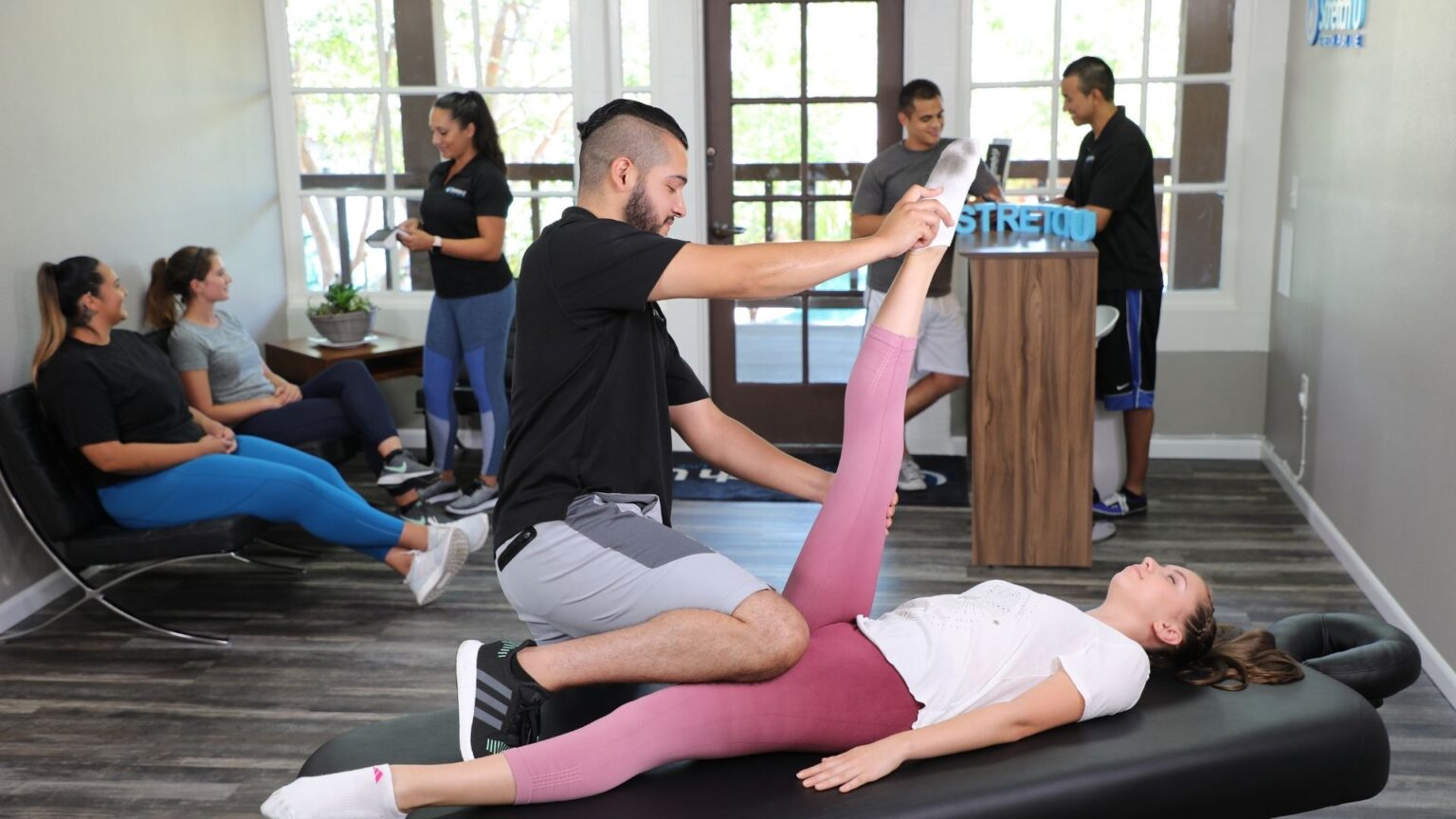 Assisted Stretching - Fascial Stretch Professionals | Stretch U